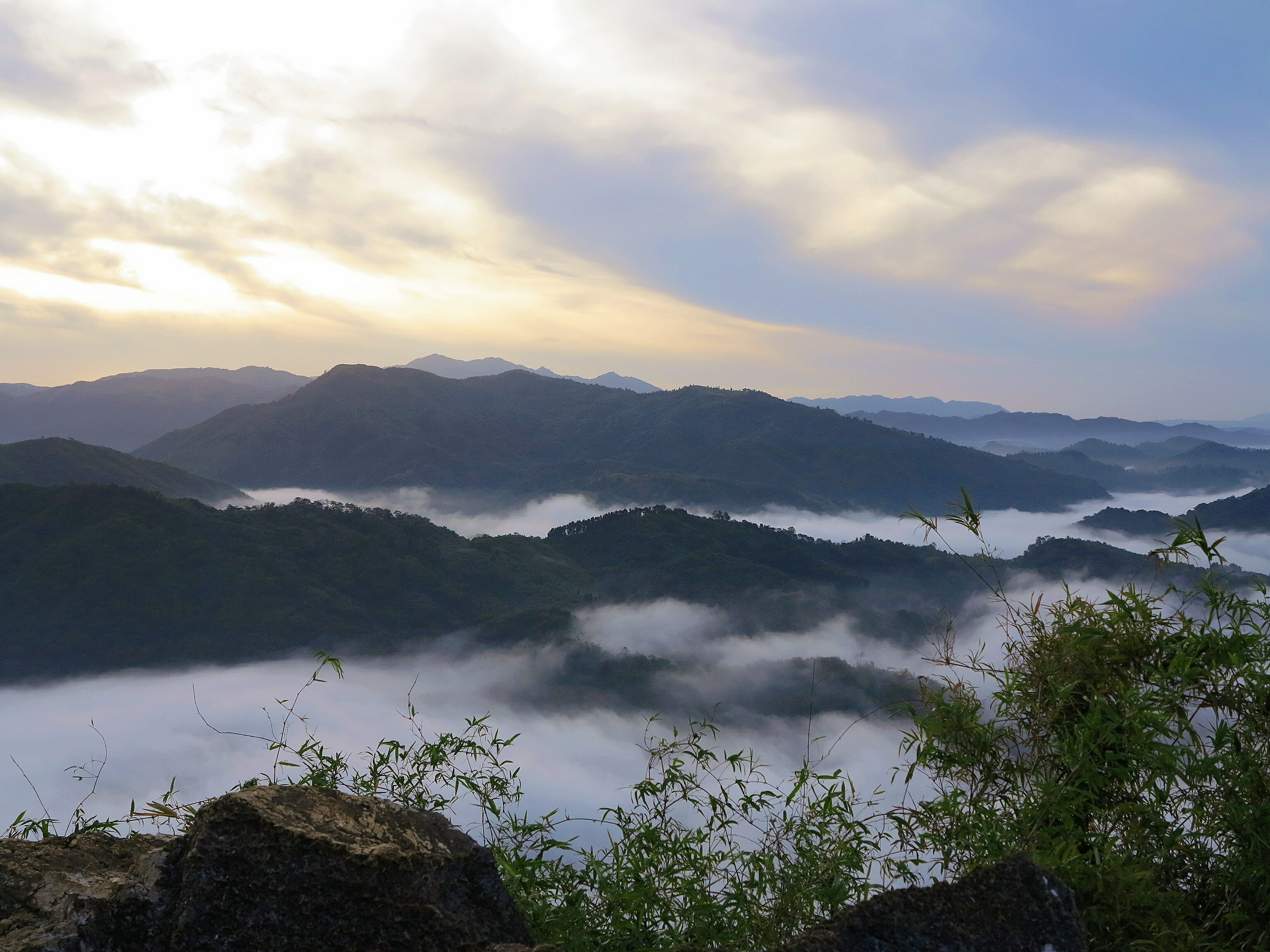 EXPLORING MT. BINICAYAN AND MT. PAMITINAN! – K.O. the Explorer